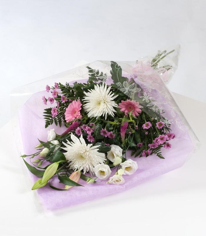 florist choice flat pack bouquet – buy online or call 01767 682 286